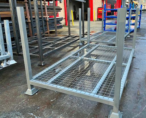 Pallet Feet or Nesting Plugs? How to Pick the Perfect Fit for Your ...